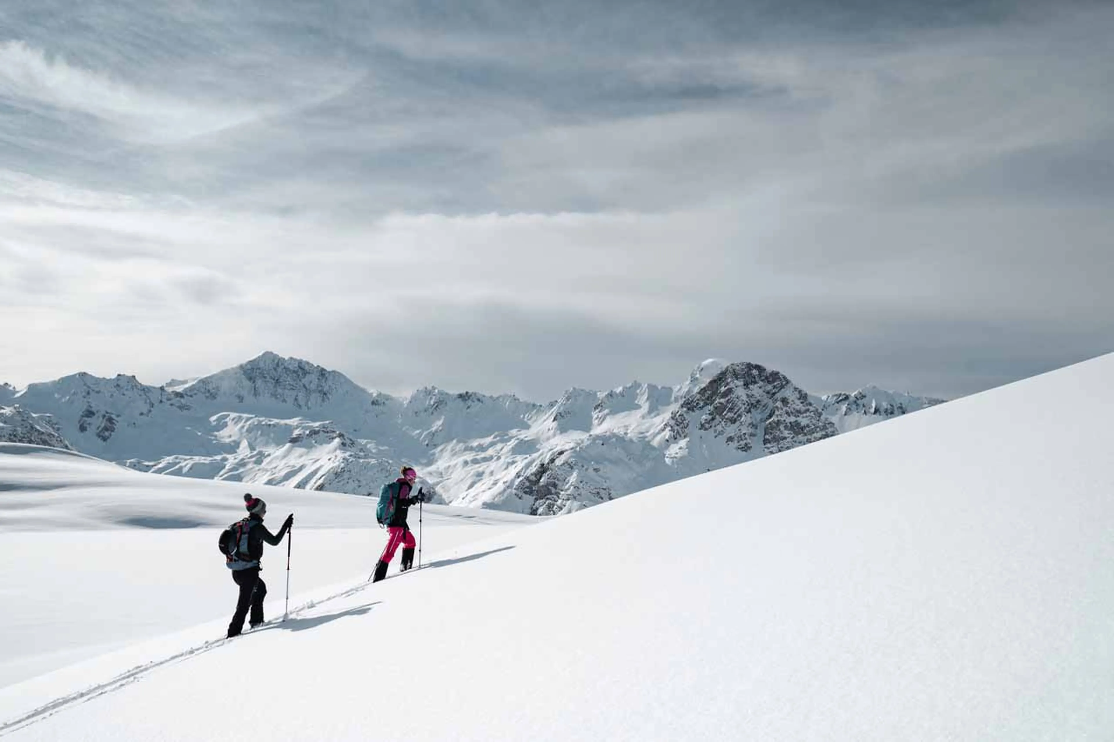 Complete Guide to Skiing in the Alps | Leo Trippi