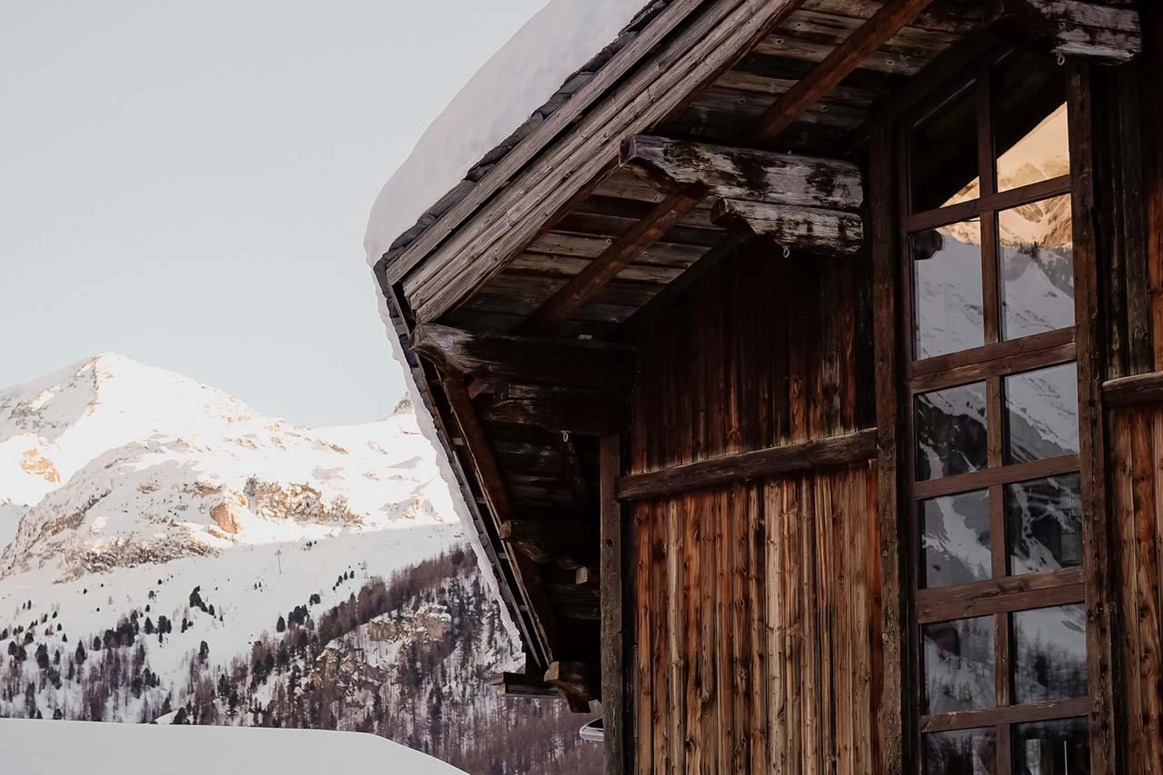 Chalet Alice - Luxury Chalet in Val d'Isere, Sleeps 8 | Leo Trippi
