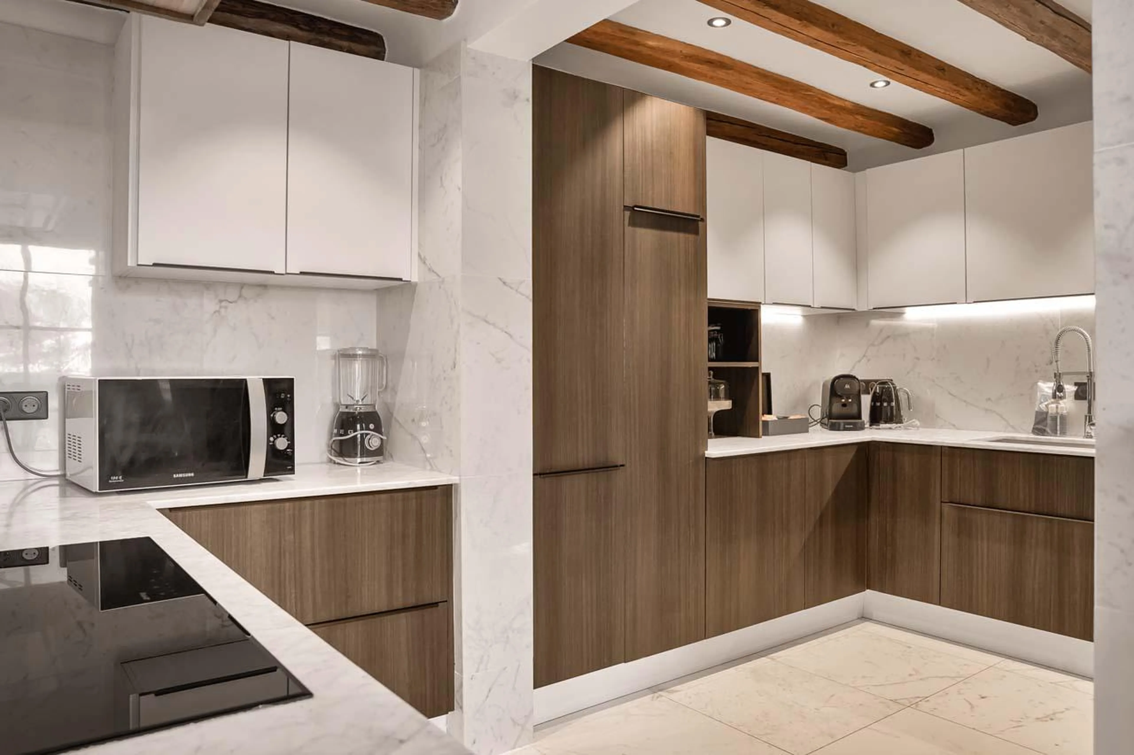 Chalet Alice - Luxury Chalet in Val d'Isere, Sleeps 8 | Leo Trippi
