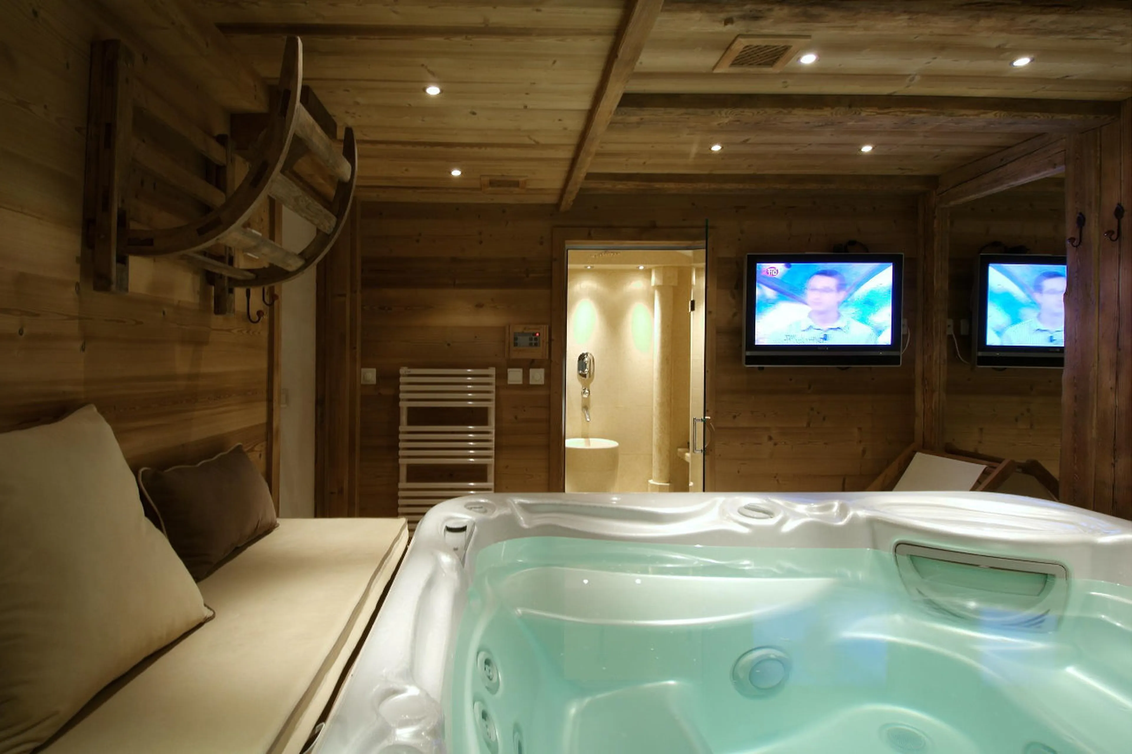 Chalet Aspen, Courchevel 1850 | Leo Trippi