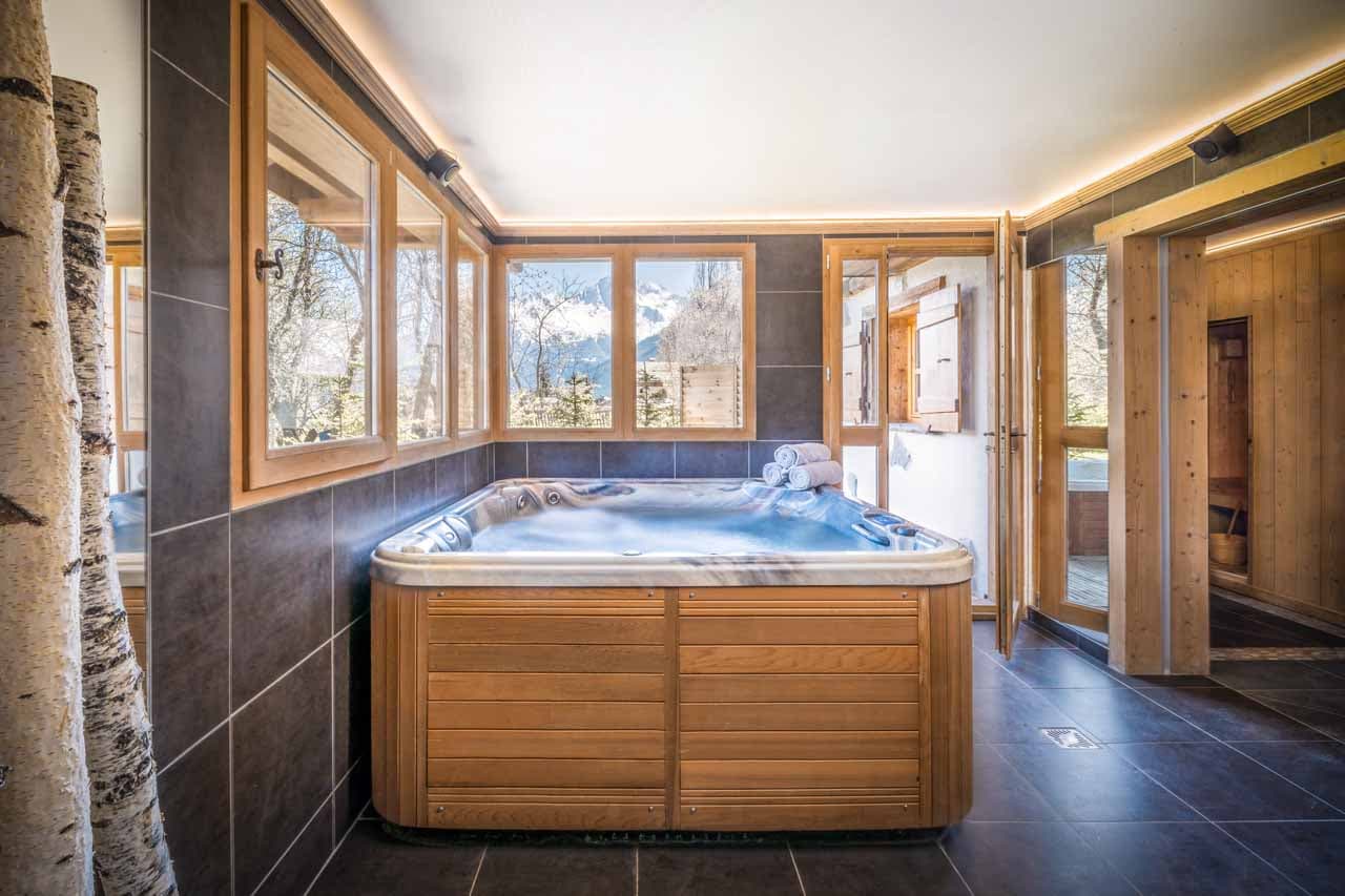 Courchevel Le Praz Ski Holidays, Luxury Courchevel Le Praz Ski Chalets ...