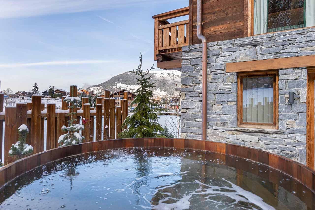 Courchevel Le Praz Ski Holidays, Luxury Courchevel Le Praz Ski Chalets ...